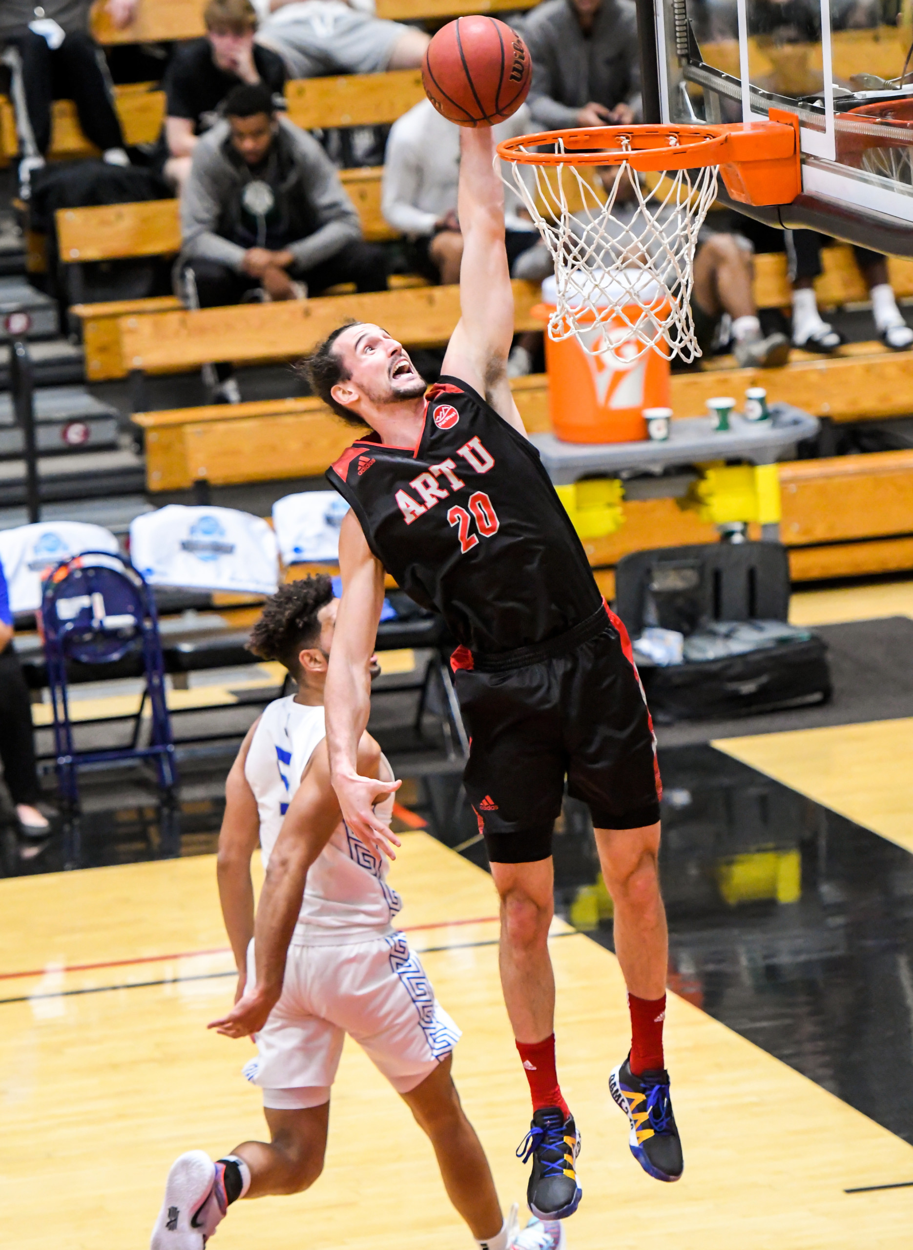 Victor Ruiz de Carranza Returns to Spain to Start Pro Career | Art U News