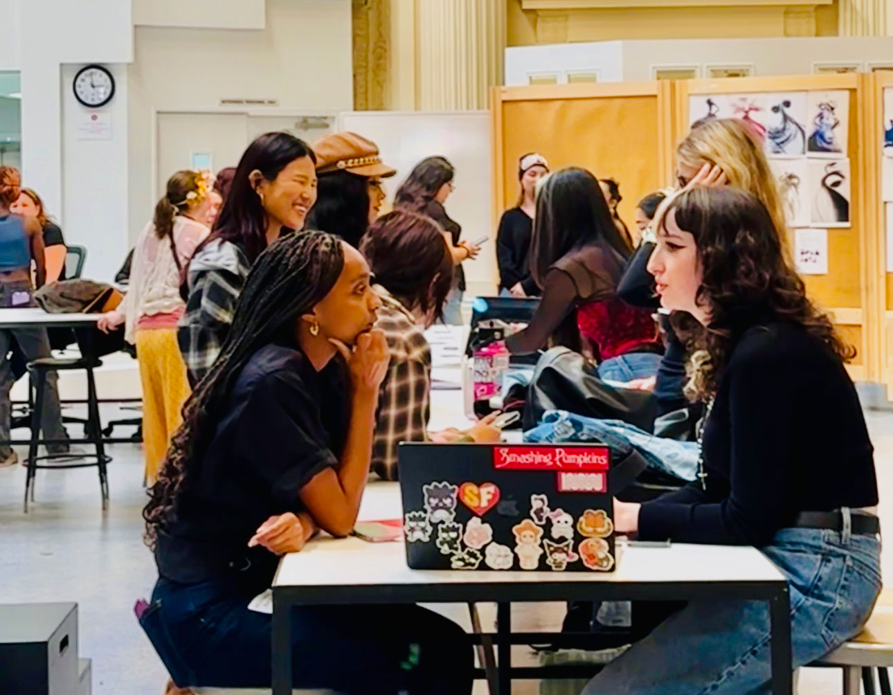 Fall Styling Meetup: A Buzzing Place for Networking | Art U News